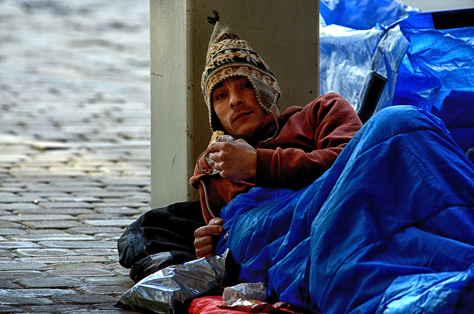 still cold Foto & Bild | portrait, streetfotografie mit menschen ...