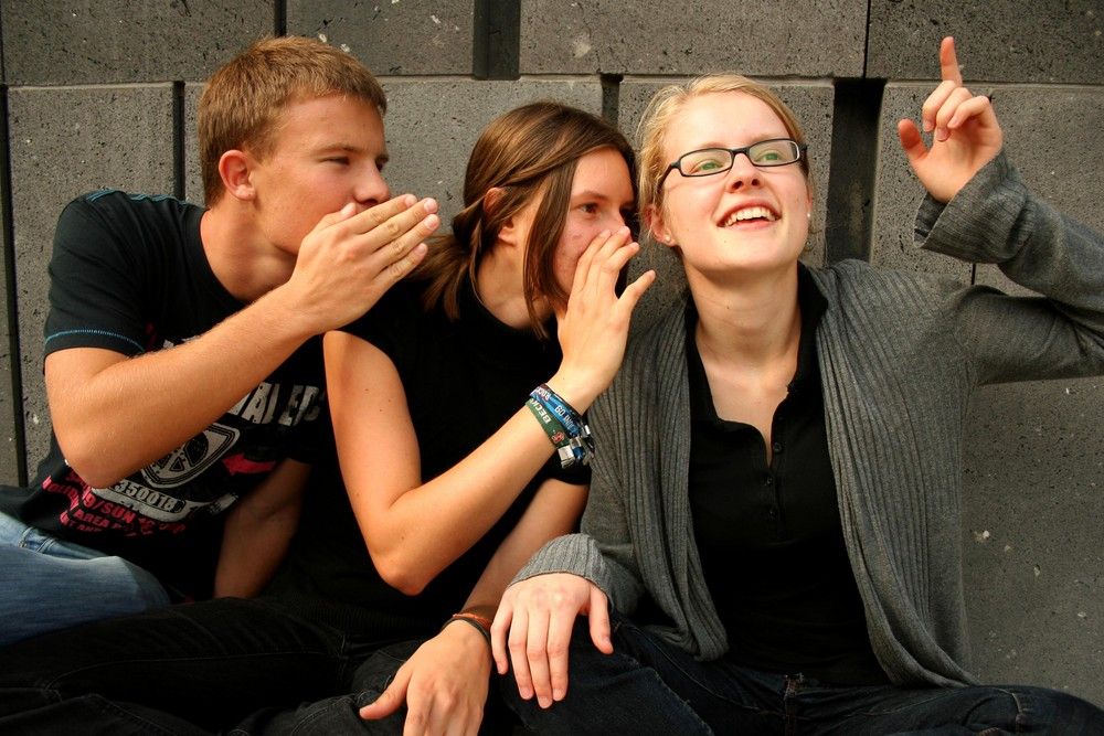 Stille Post Foto & Bild | jugendliche, outdoor, menschen Bilder auf ...