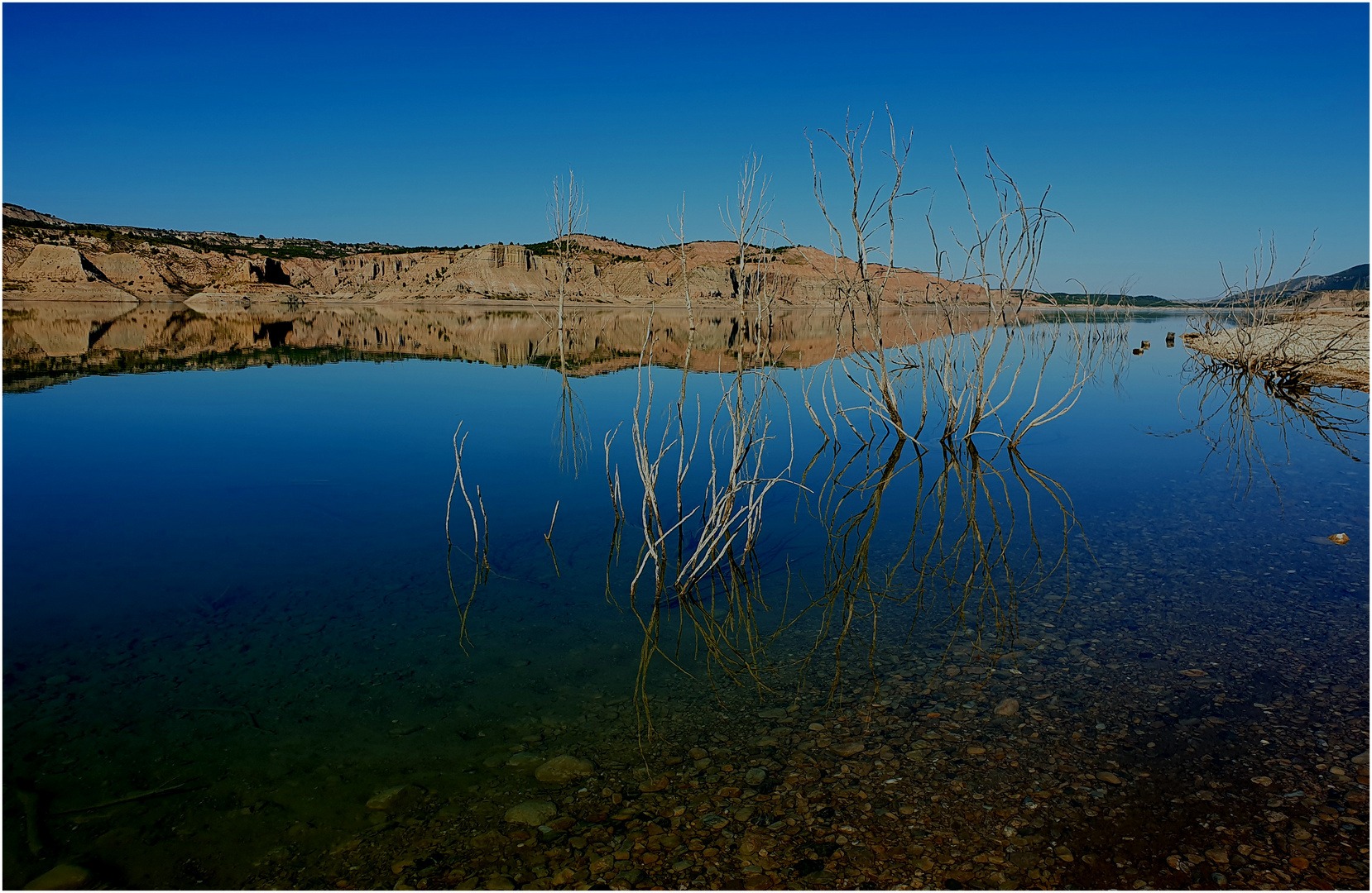 Stilles Wasser Foto And Bild Wasser See Weite Bilder Auf Fotocommunity