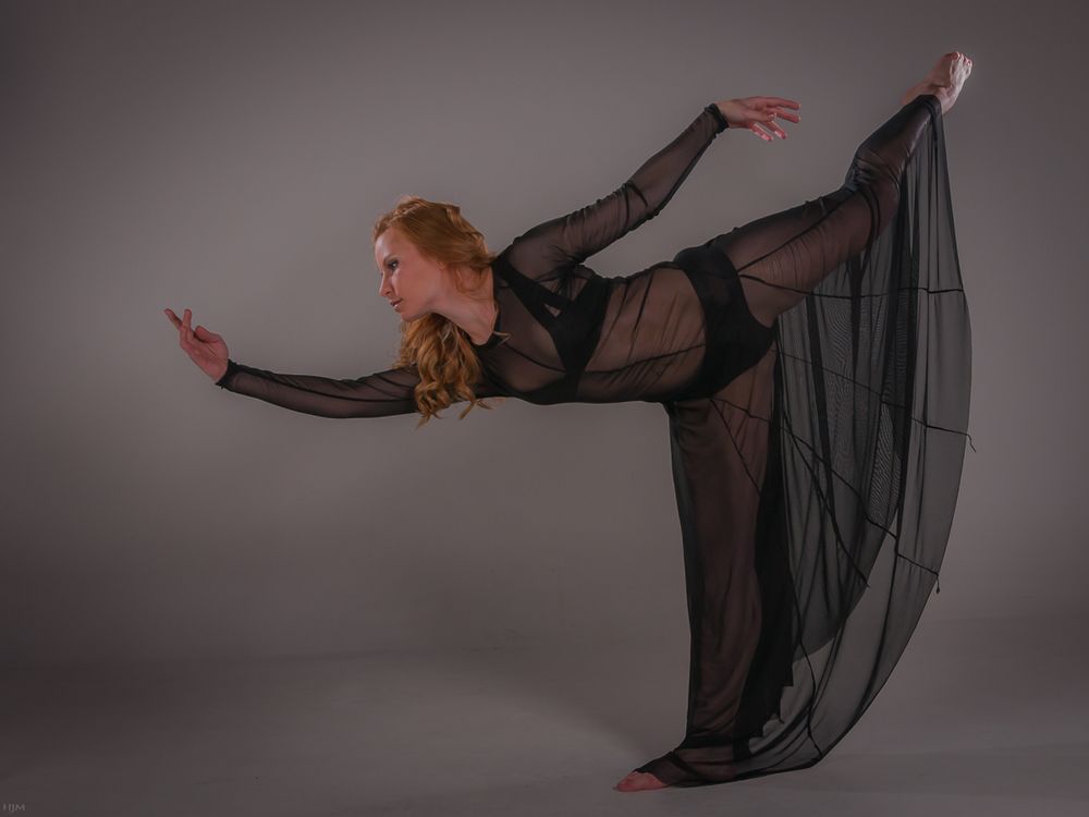 Stilvolle Verbeugung Foto & Bild | fashion, kunstfotografie & kultur, tanz Bilder auf fotocommunity