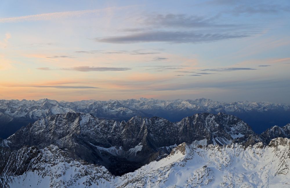 Stimmung in den Bergen kurz vor Sonnenaufgang Foto & Bild | deutschland, europe, bayern Bilder ...