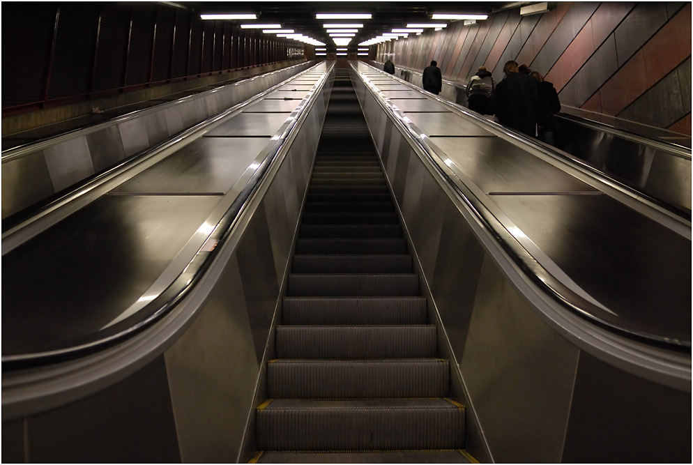 Stockholm längste Rolltreppe Foto & Bild | architektur, tunnel tunell ...