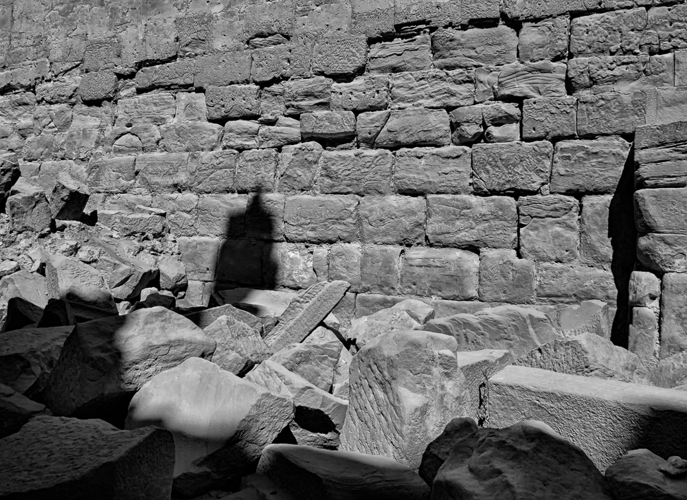 stone.fall and shades Foto & Bild | experimente, fotokunst, monochrome ...