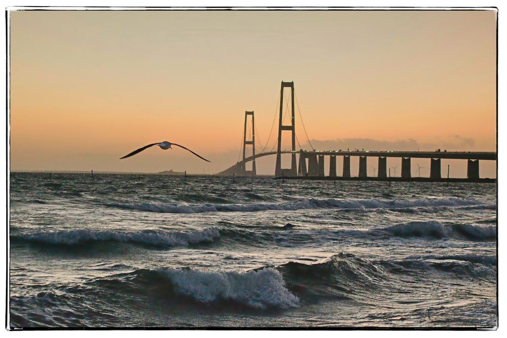 Storebaelt Bridge, Danmark Foto & Bild | nature, sunset, wasser Bilder ...