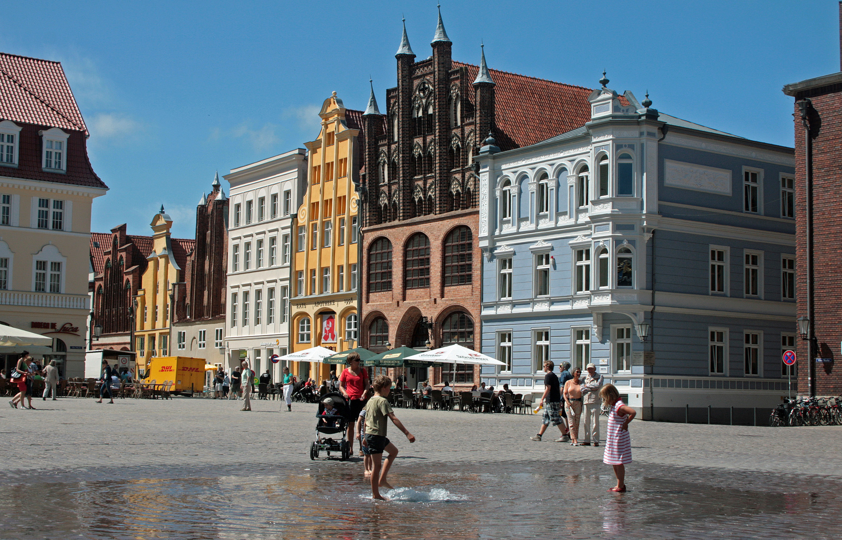 Stralsund - Alter Markt Foto & Bild | deutschland, europe, mecklenburg ...