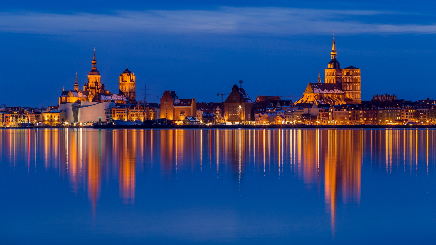 Stralsund during the blue hour Foto & Bild | deutschland, europe ...