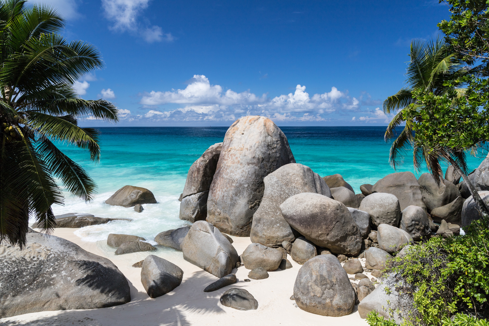 Strand auf Mahé (Seychellen) Foto & Bild | world, sand, meer Bilder auf ...