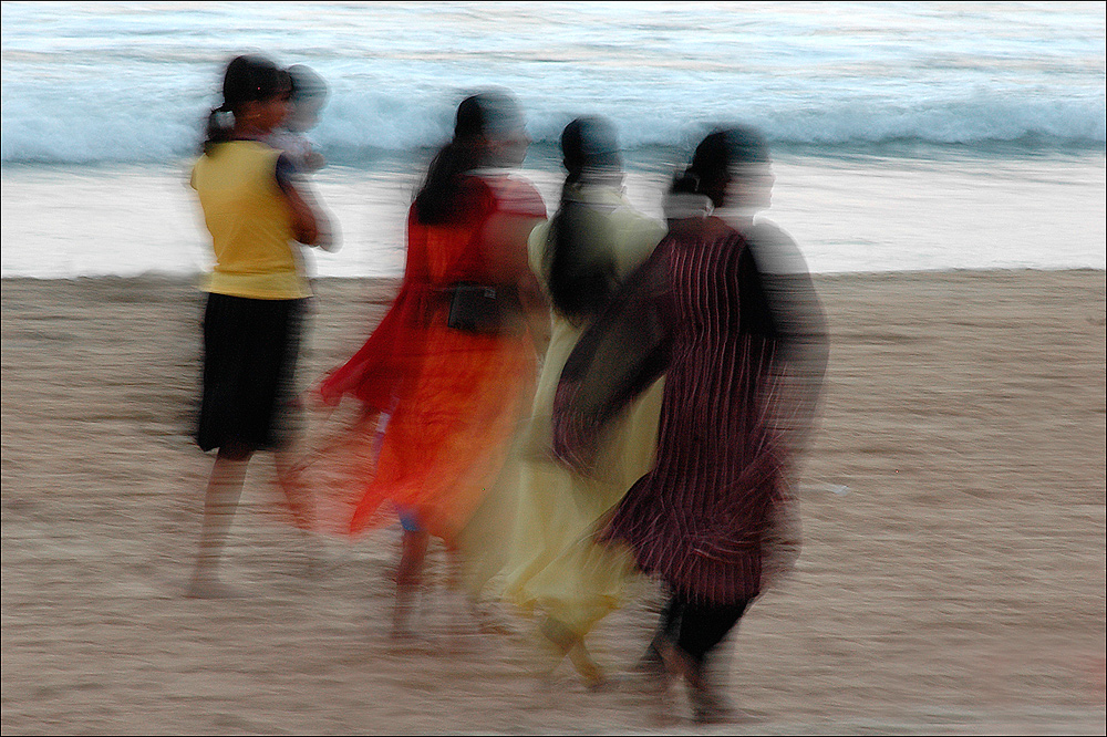 Strandspaziergang Foto & Bild | erwachsene menschen, gruppen, mehrere menschen Bilder auf ...