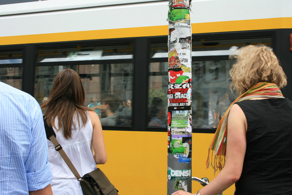 Straße und Leben in Berlin Foto & Bild | streetfotografie mit menschen, street: spontane ...
