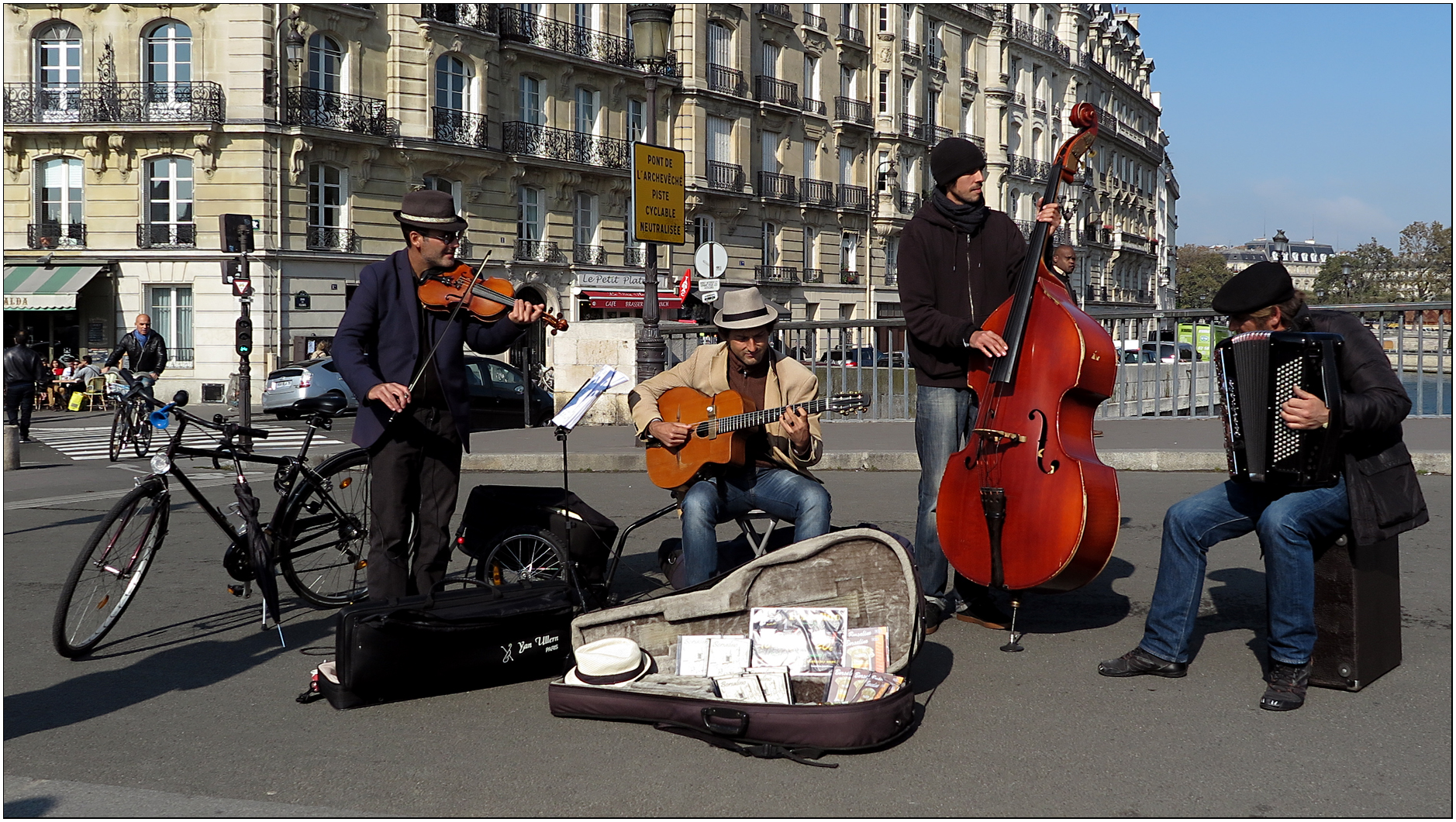 Straßenmusiker - Pont Saint-Louis - Paris Foto & Bild | france, paris ...