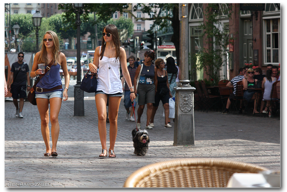Straßenszene (Frankfurt am Main) Foto & Bild | streetfotografie mit menschen, street: spontane ...