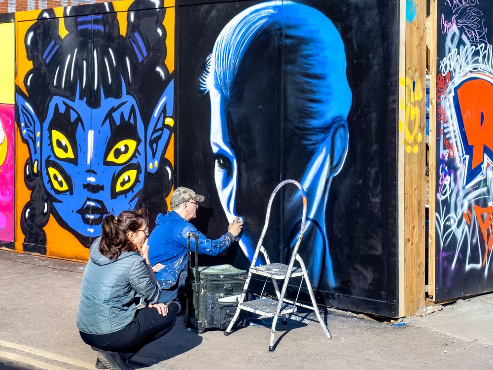 Street Artist in Belfast Foto & Bild | erwachsene menschen, streetfotografie mit menschen ...