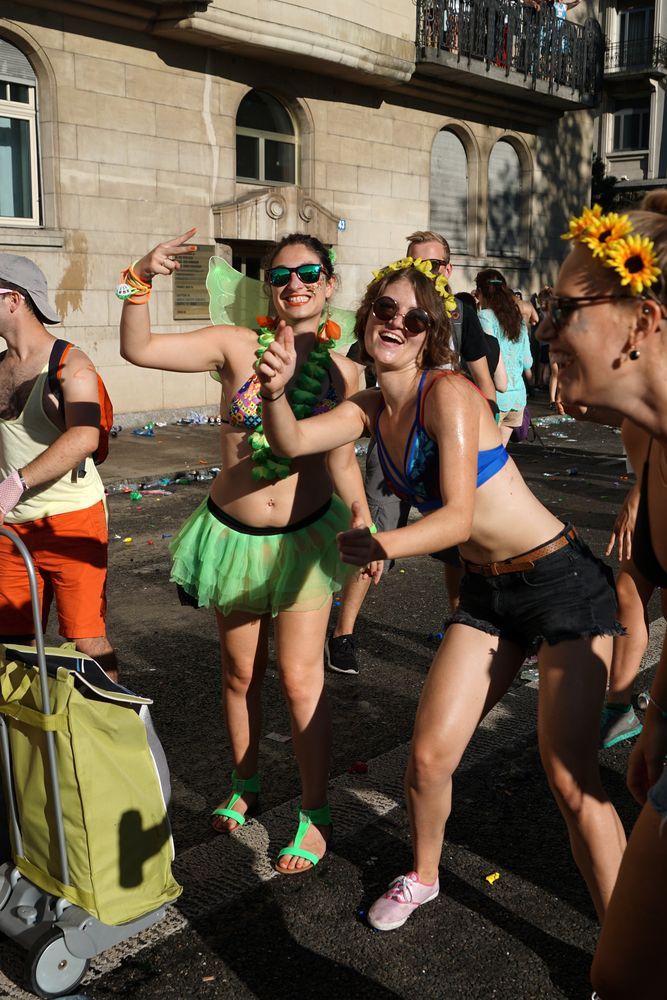 Street Parade Zürich, 13.8.2016, Bild 38 Foto & Bild | erwachsene menschen, menschen in der ...
