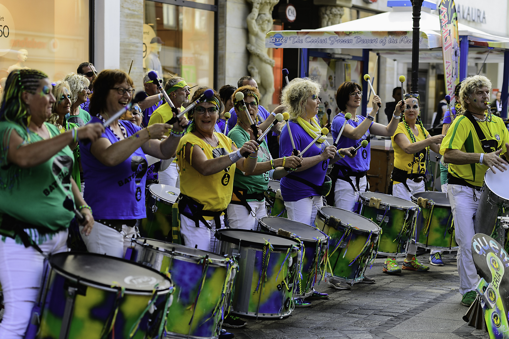 Street-Performance Foto & Bild | city, dokumentation, sommer Bilder auf ...