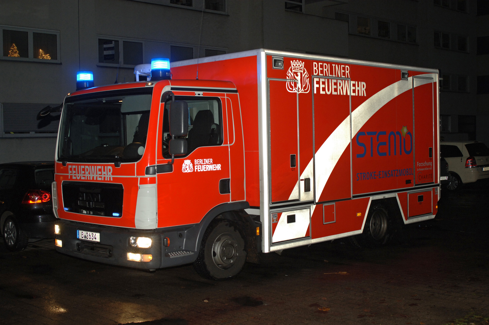 STROKE Einsatzmobil der Berliner Feuerwehr (STEMO) Foto & Bild ...