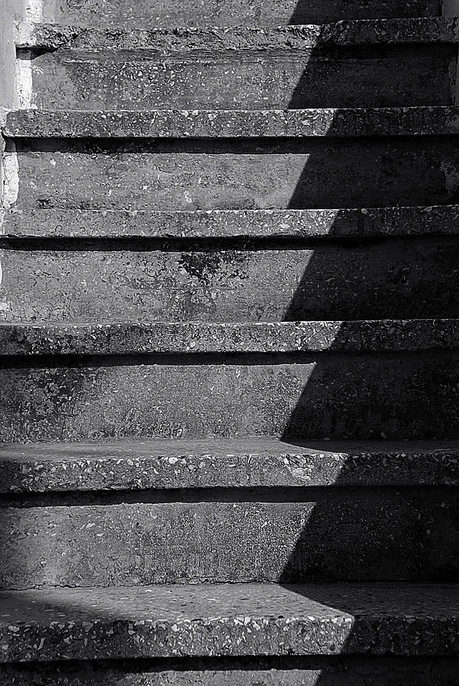 Stufen Foto & Bild | monochrom, bearbeitungs - techniken, digiart Bilder auf fotocommunity