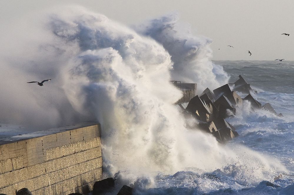 Sturmflut auf Helgoland Foto & Bild | naturereignisse, die elemente ...