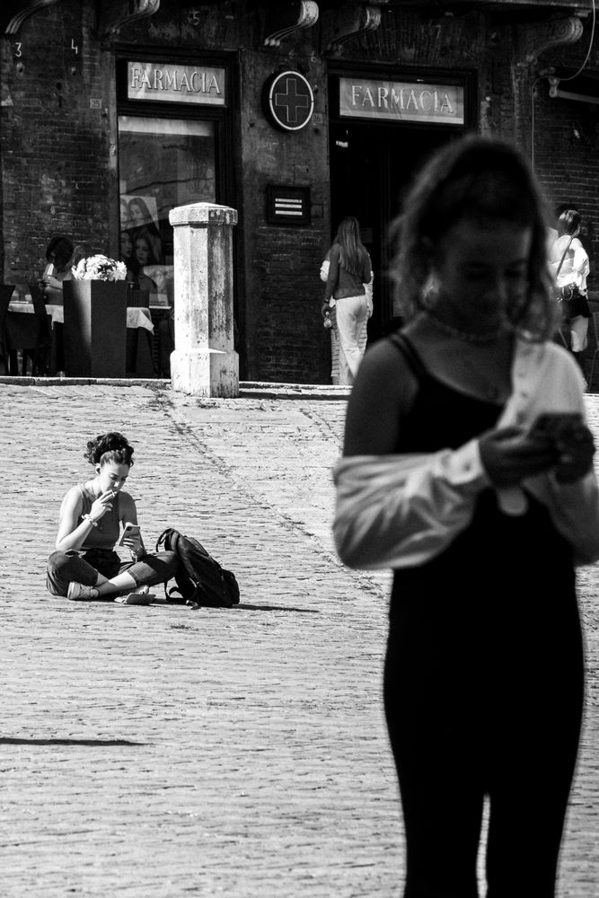 SUCHTMITTEL Foto & Bild | erwachsene menschen, streetfotografie mit menschen, zwei menschen ...