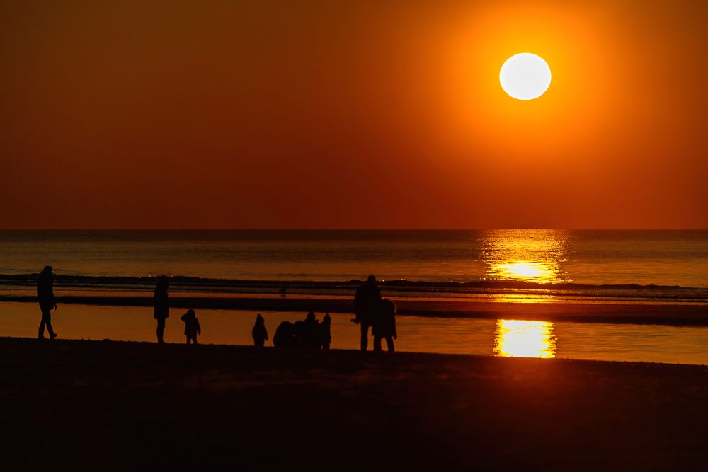 Sun sets down Foto & Bild | city, sonnenuntergang, wasser Bilder auf ...