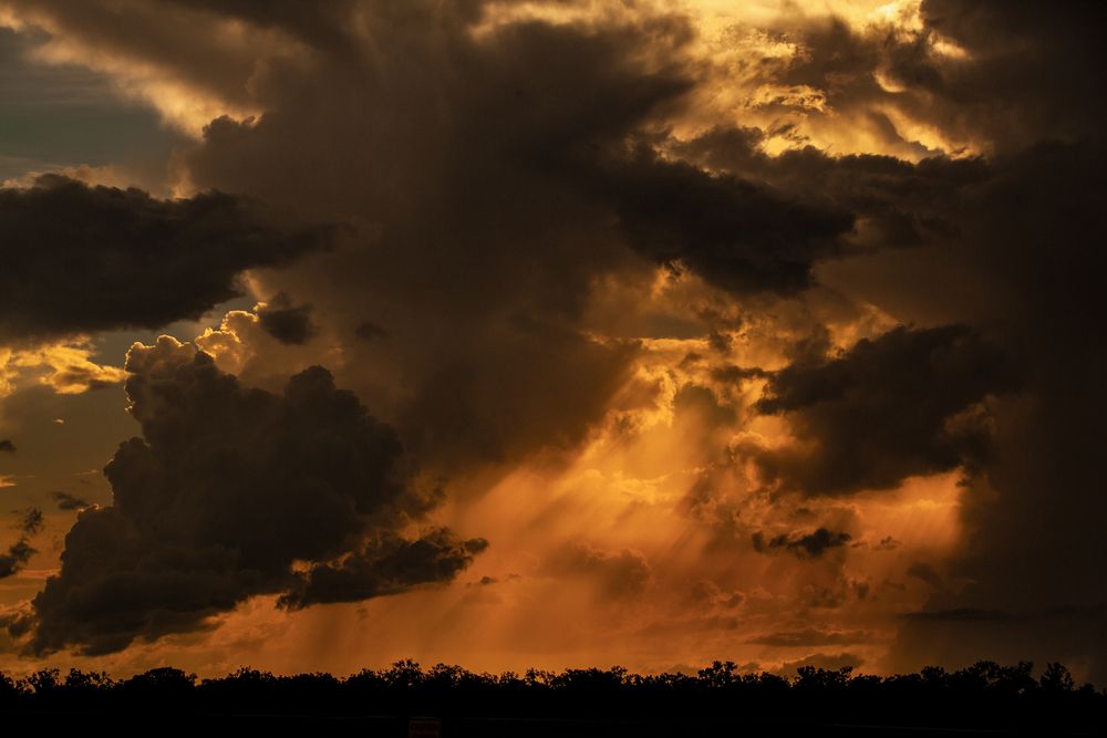 Sunset And Rain Foto & Bild | australia, nature, sunset Bilder auf ...
