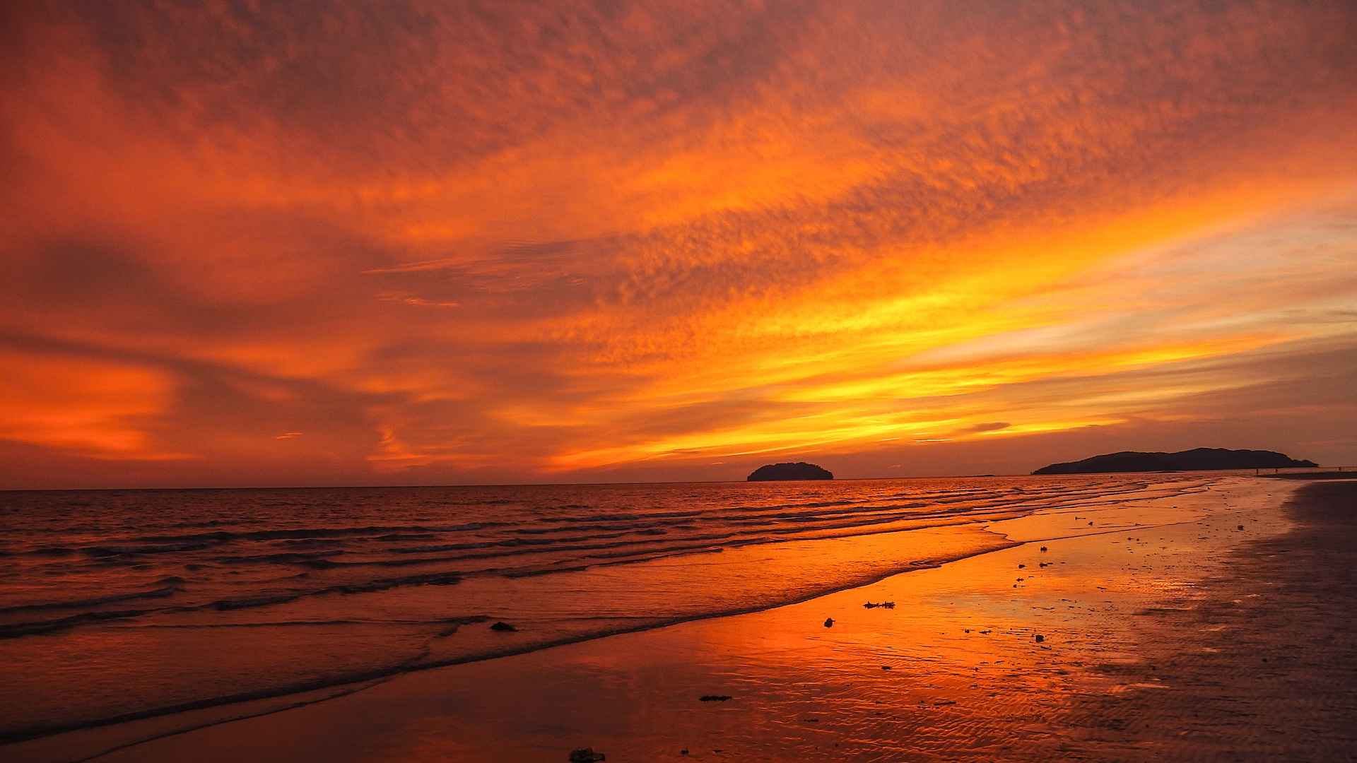 Sunset at first beach, Kota Kinabalu, Sabah district, Eastern Malaysia ...