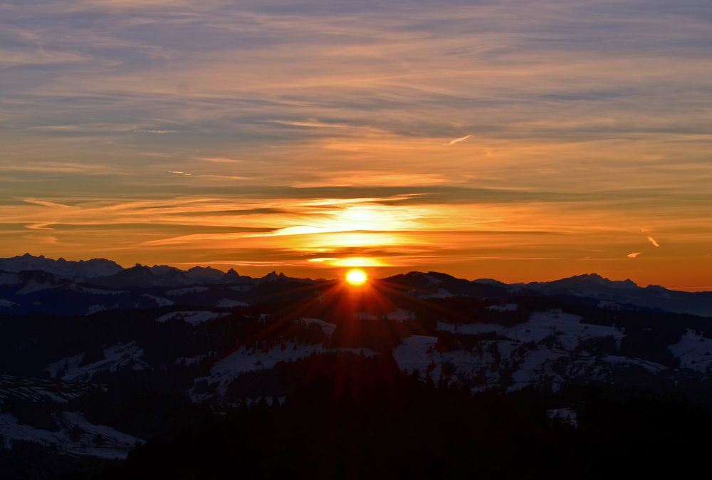 "Sunset in Switzerland" Foto & Bild | sonnenuntergänge, himmel ...