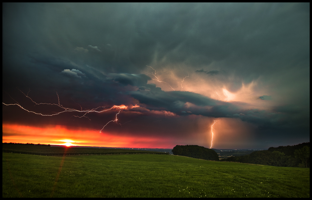 Sunset Lightning (reload) Foto & Bild | sonnenuntergänge, himmel ...