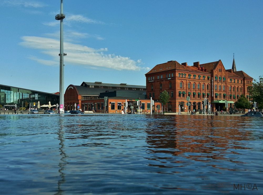 Sverige*Malmö Centralstation * Insikt Foto & Bild | sommer, handy, schweden Bilder auf fotocommunity