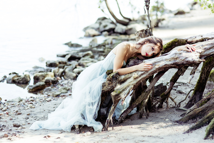 swept away Foto & Bild | portrait, portrait frauen, outdoor Bilder auf ...