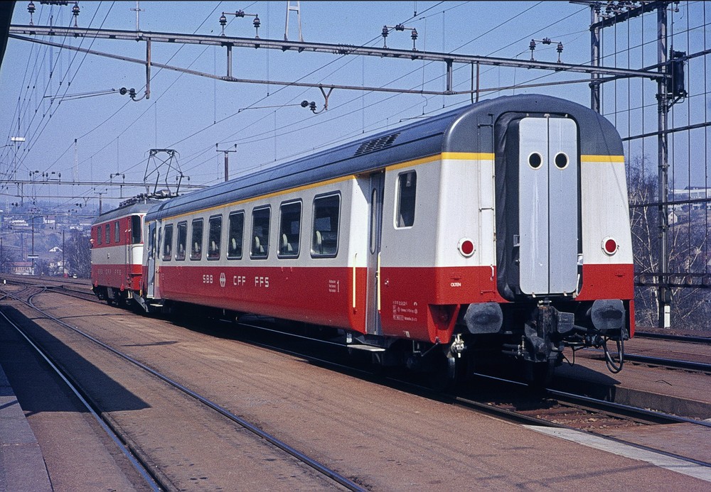 Swiss - Express Foto & Bild | züge, personenzüge, eisenbahn Bilder auf ...