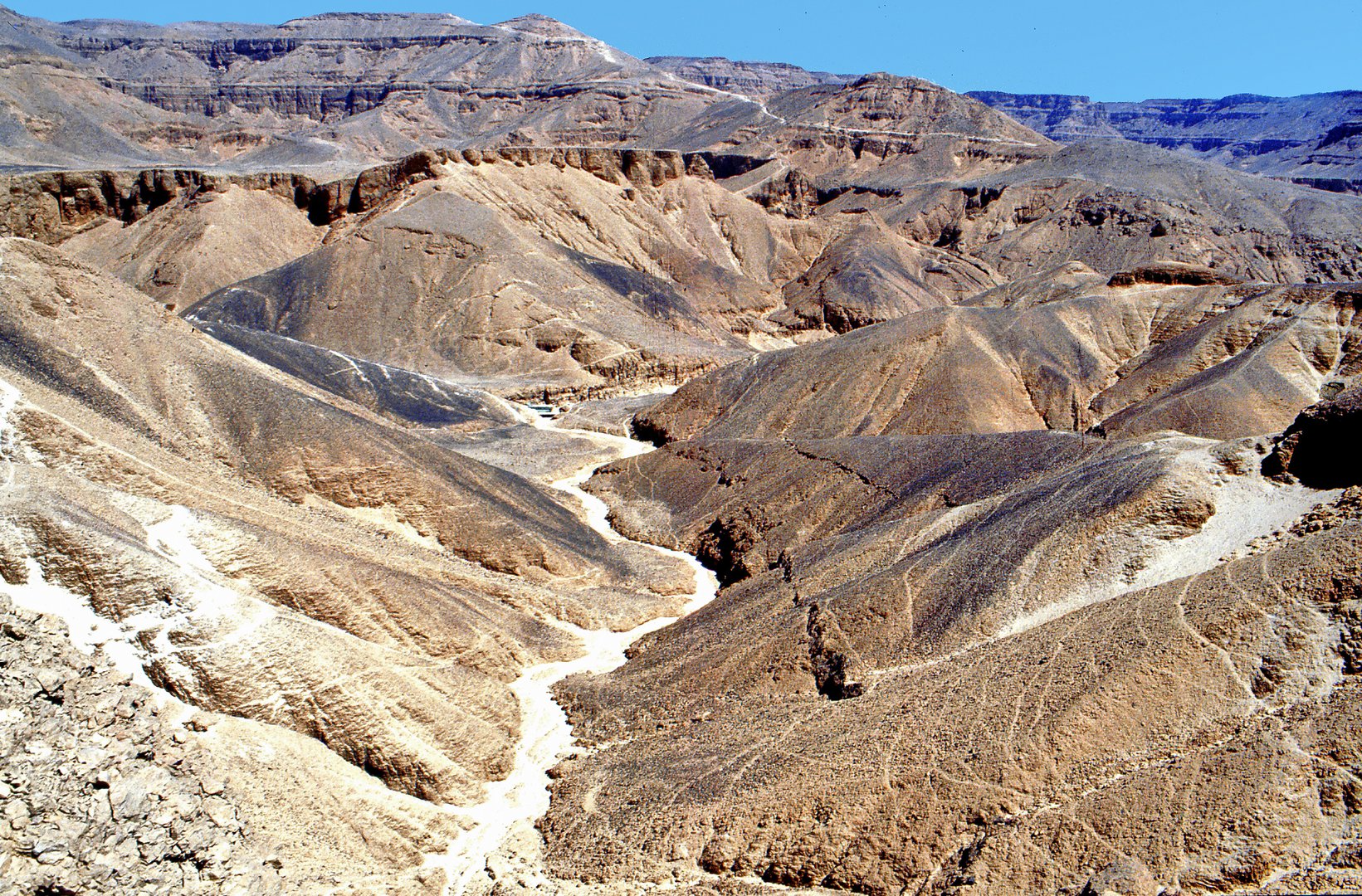 Tal der Könige - vom Fuße des el-Qurn aufgenommen Foto & Bild | world ...