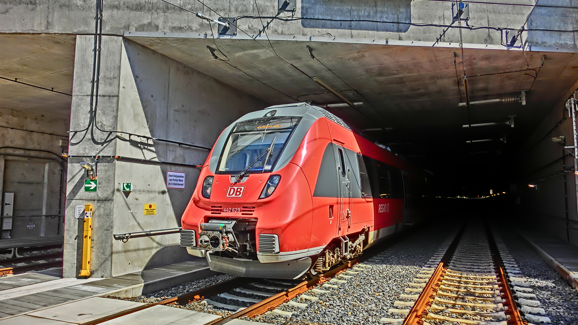 Talent 2 am BER 2 Foto & Bild | züge, personenzüge, eisenbahn Bilder ...