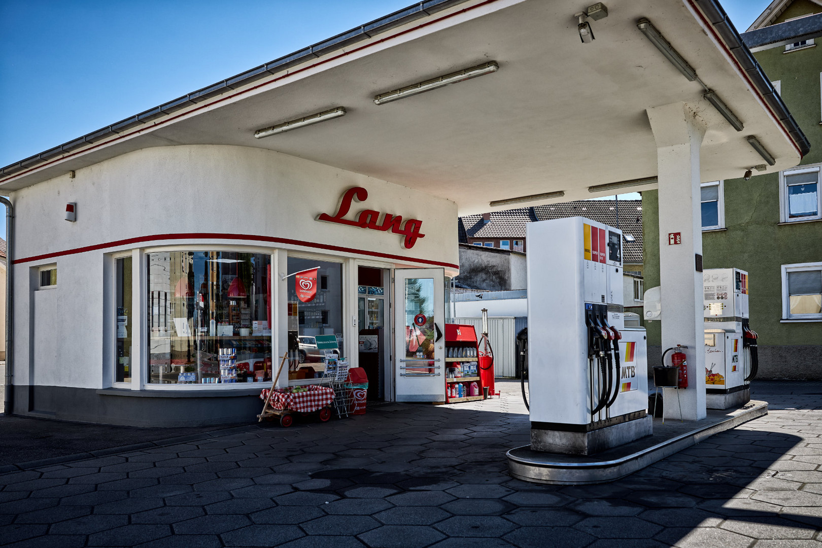 Tankstelle Lang Foto & Bild | architektur, oldtimer, sonstiges Bilder ...