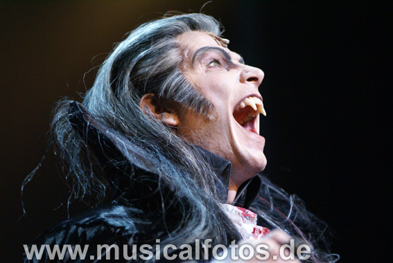 Tanz der Vampire - Jan Ammann ist Graf von Krolock Foto & Bild | kunstfotografie & kultur ...