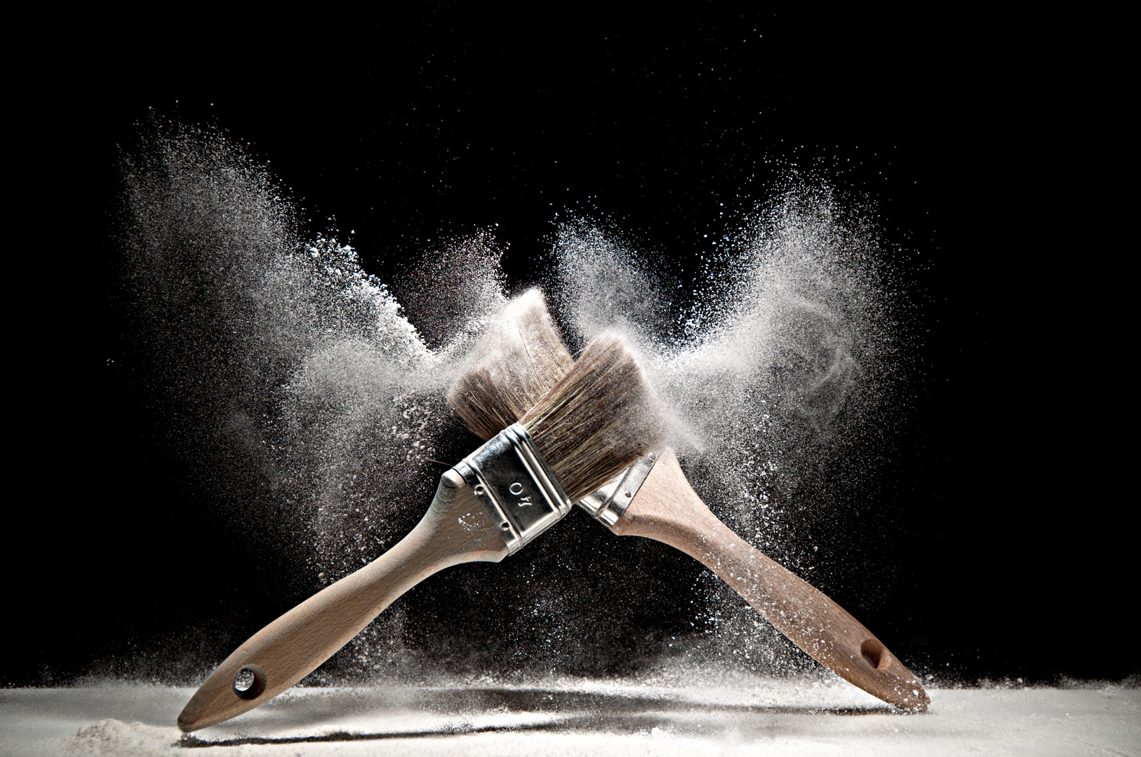 Tanzende Pinsel Foto & Bild | experimente, speed, pinsel Bilder auf ...