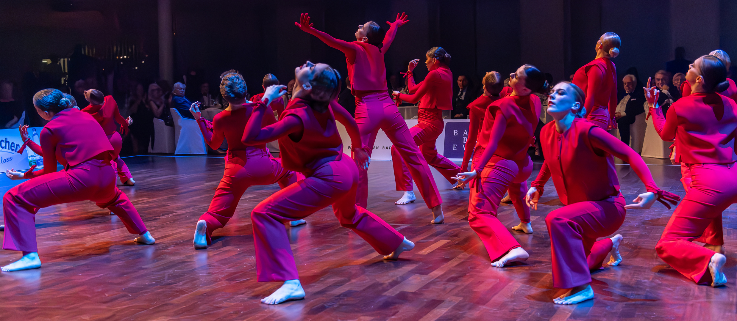 Team Arabesque Modern /Contemporary Formation Foto & Bild | sport ...