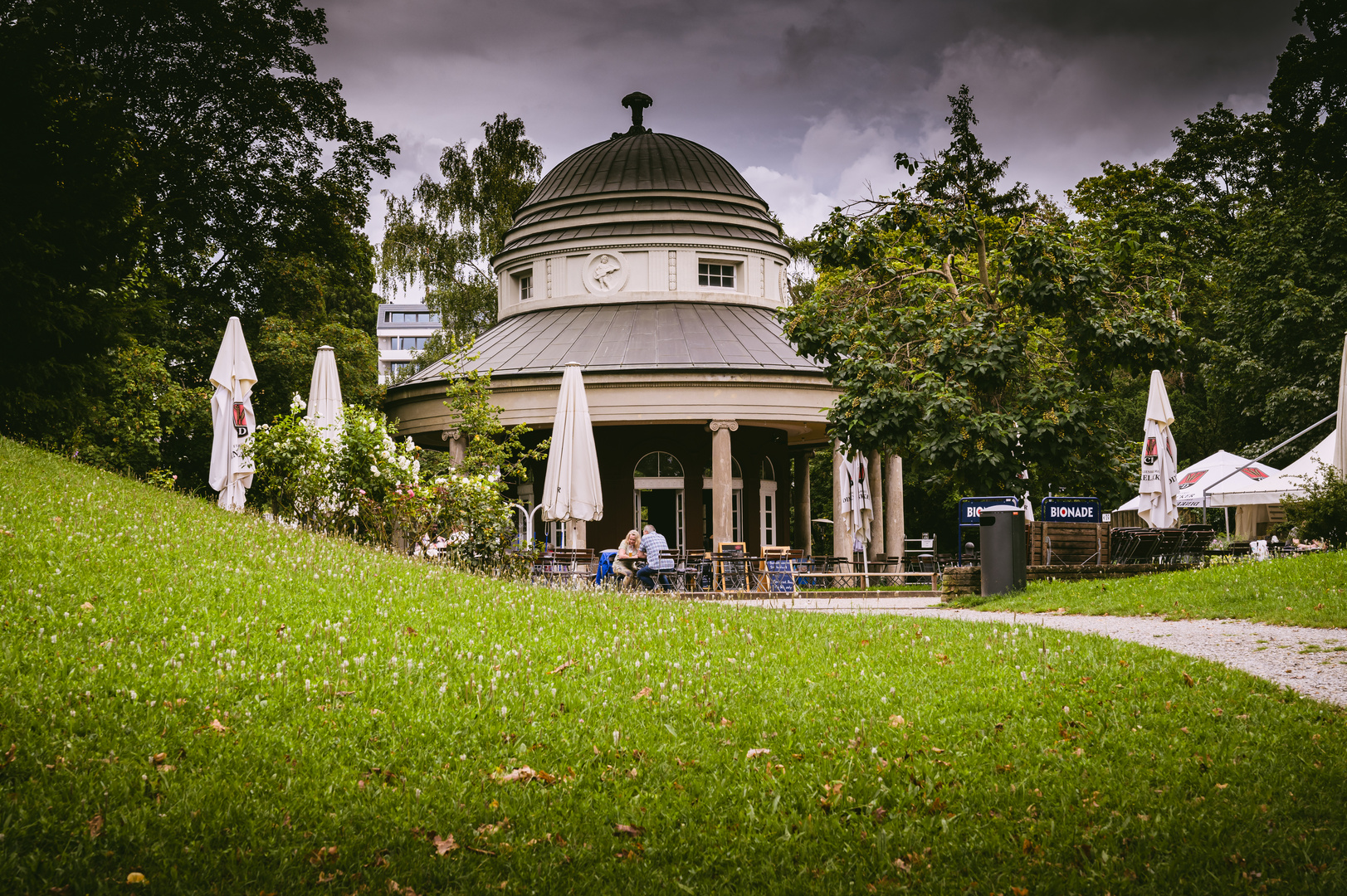 Teehaus im Weißenburgpark Stuttgart Foto & Bild | architektur ...