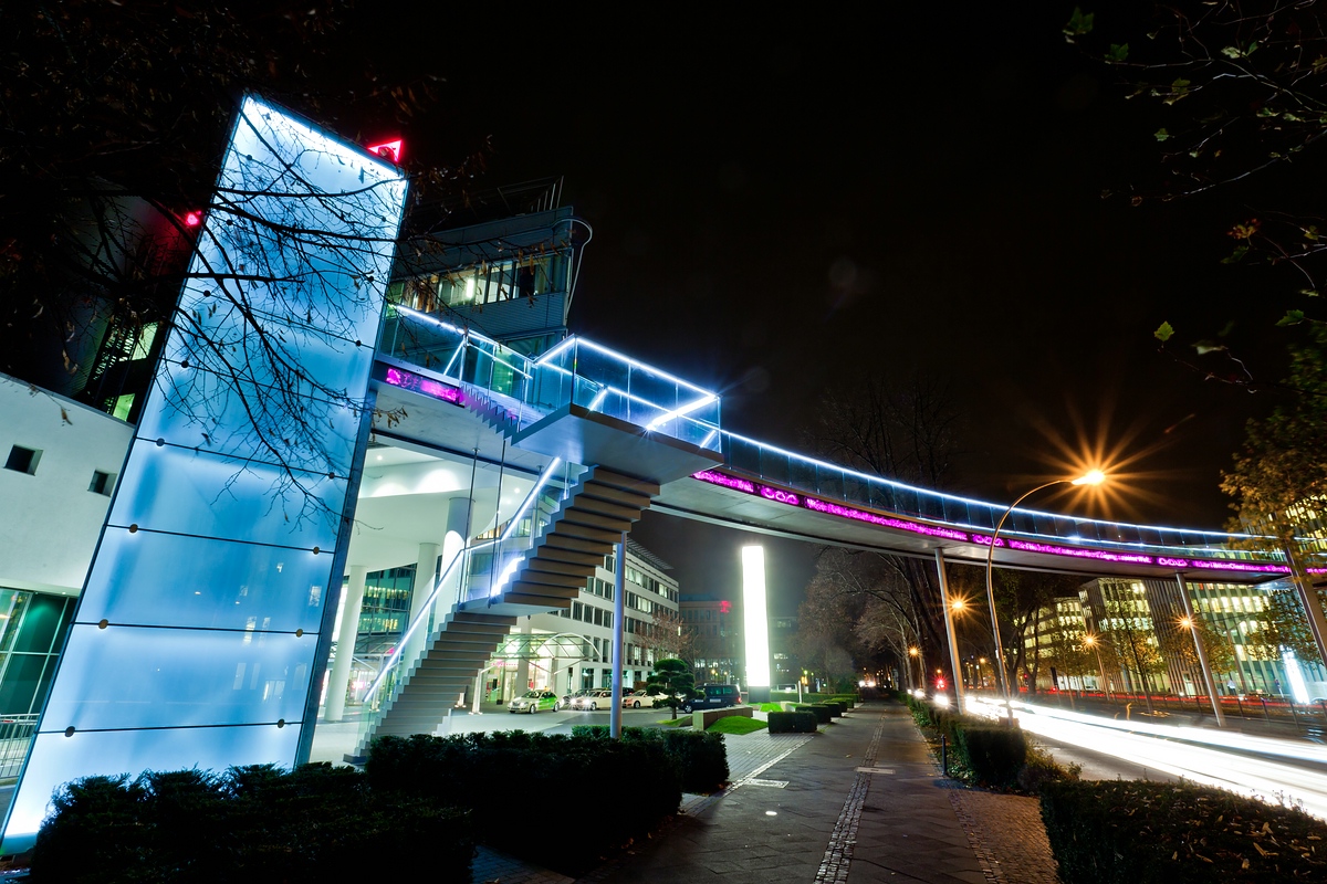Telekom-Brücke Bonn Foto & Bild | architektur, architektur bei nacht ...