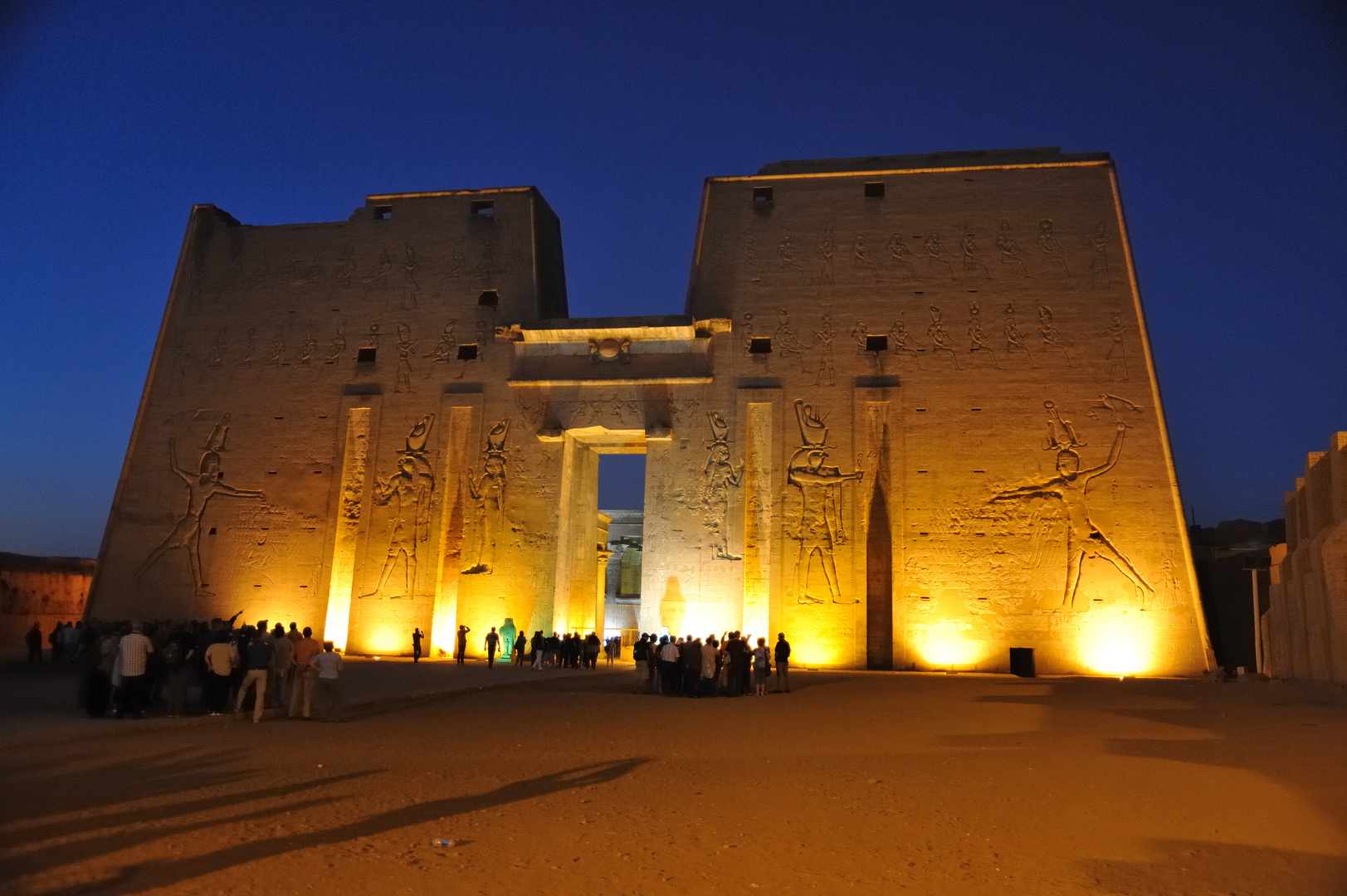 Tempel von Edfu Foto & Bild | africa, egypt, north africa Bilder auf ...