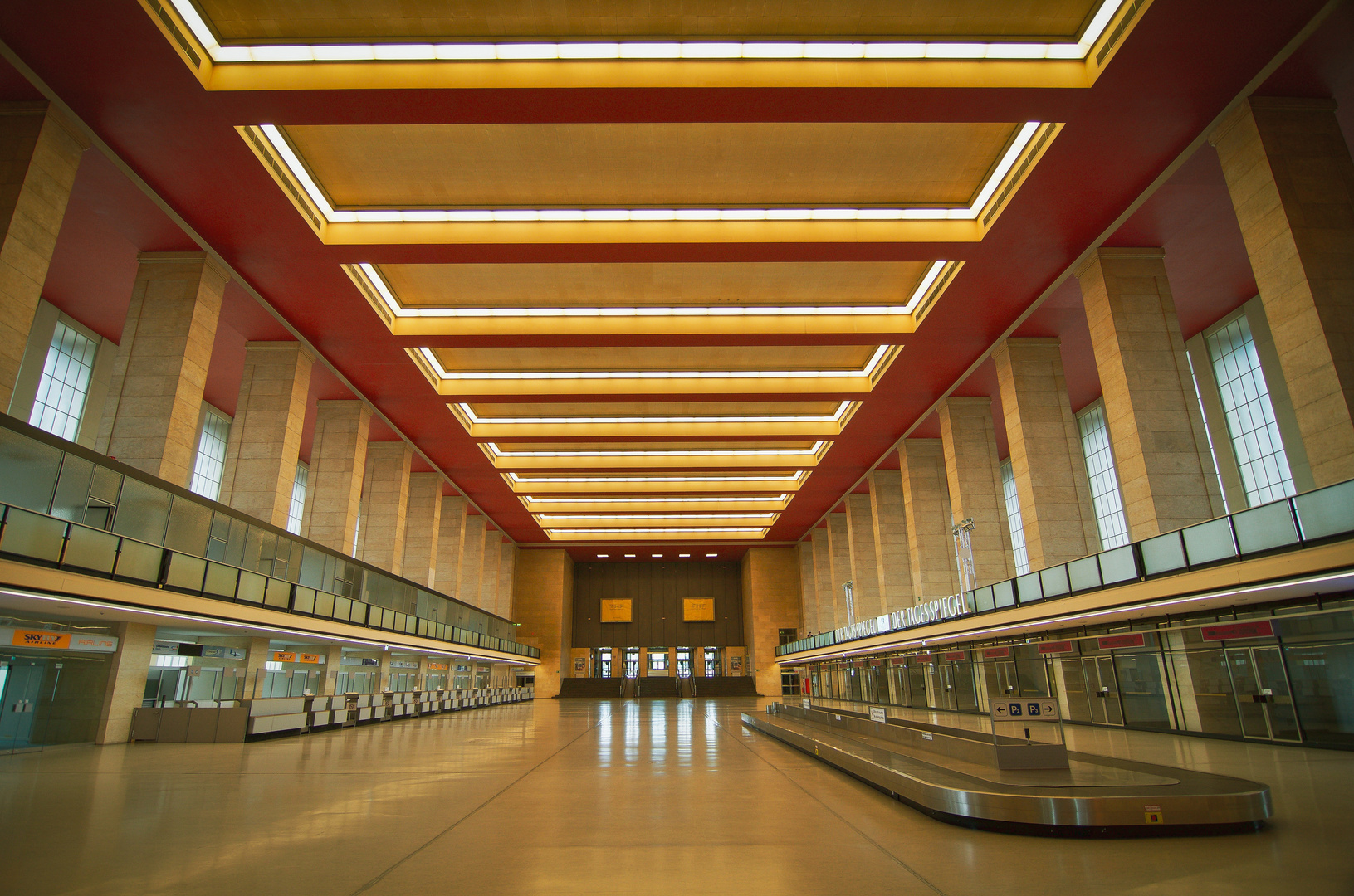 Tempelhof Foto Bild Architektur Lost Places Berlin Bilder Auf tempelhof-foto-bild-architektur-lost-places-berlin-bilder-auf