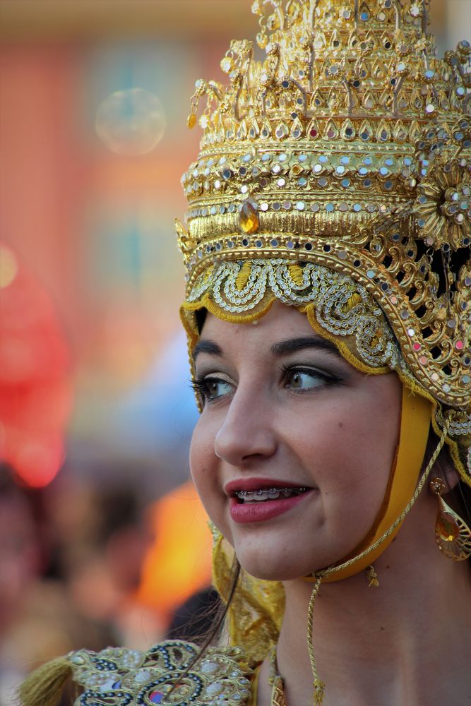 Temple Dancer Foto & Bild | karneval, fasching, city Bilder auf ...