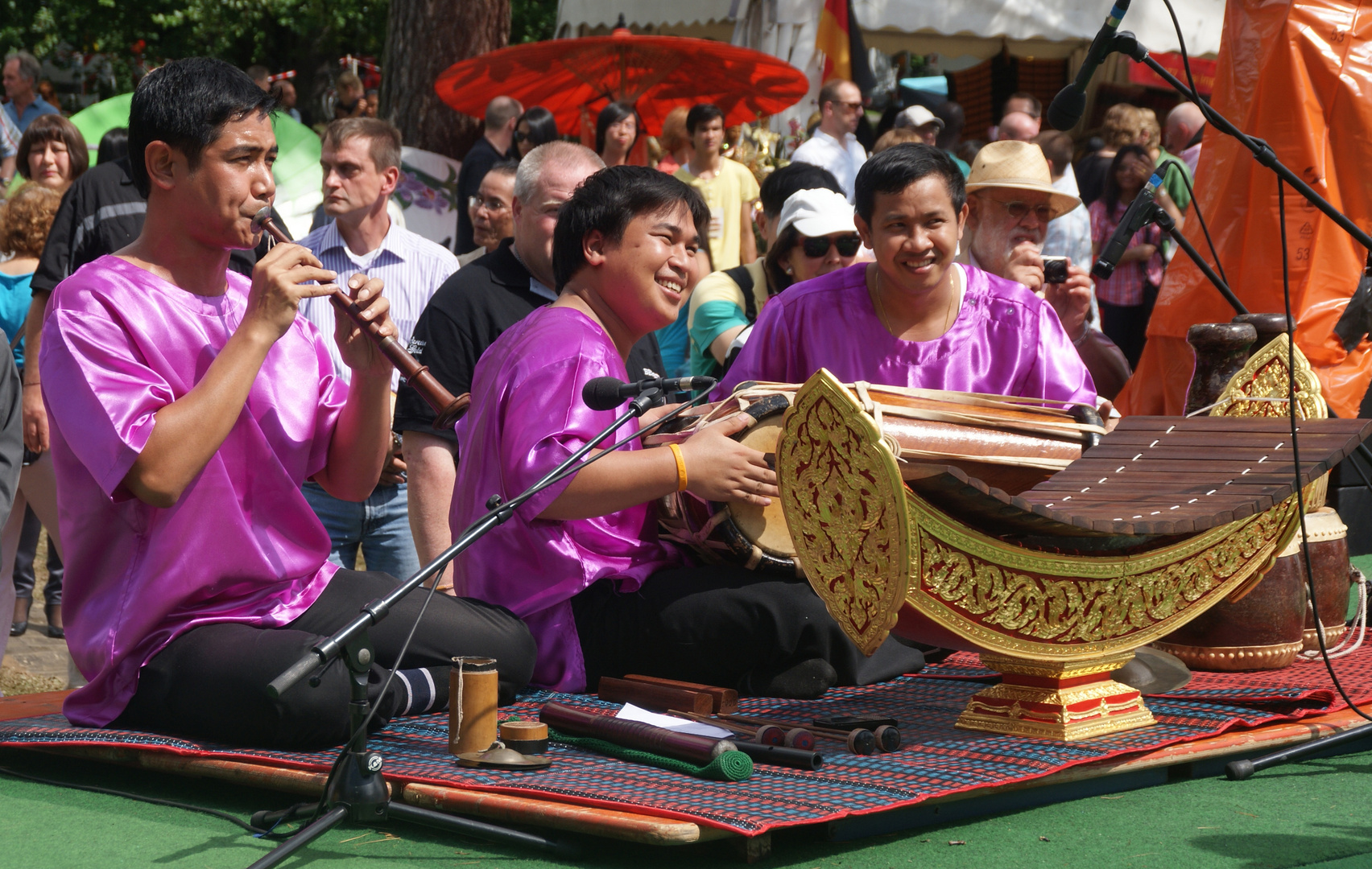 Thaifestival Bad Homburg: Lakhon-Nok-Musiker Foto & Bild ...