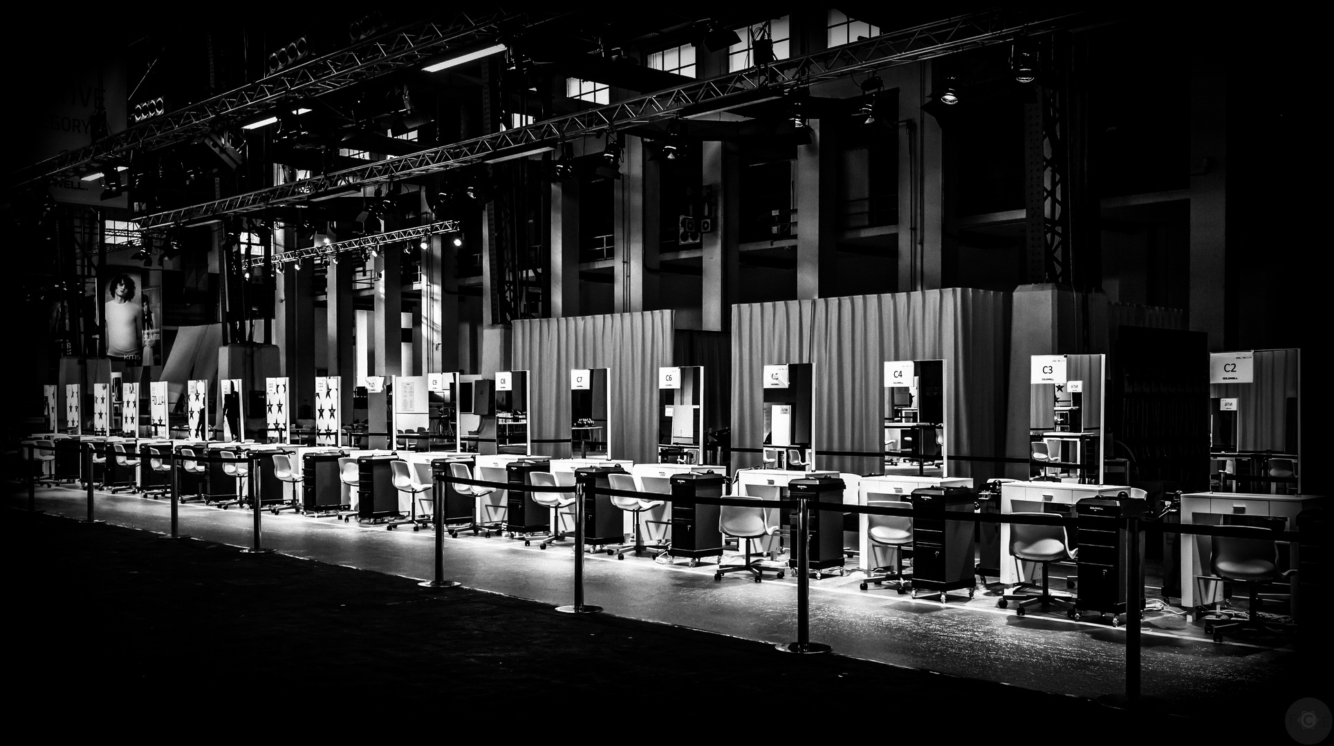 The Beauty Factory Foto & Bild | spain, s-w, schwarz Bilder auf ...