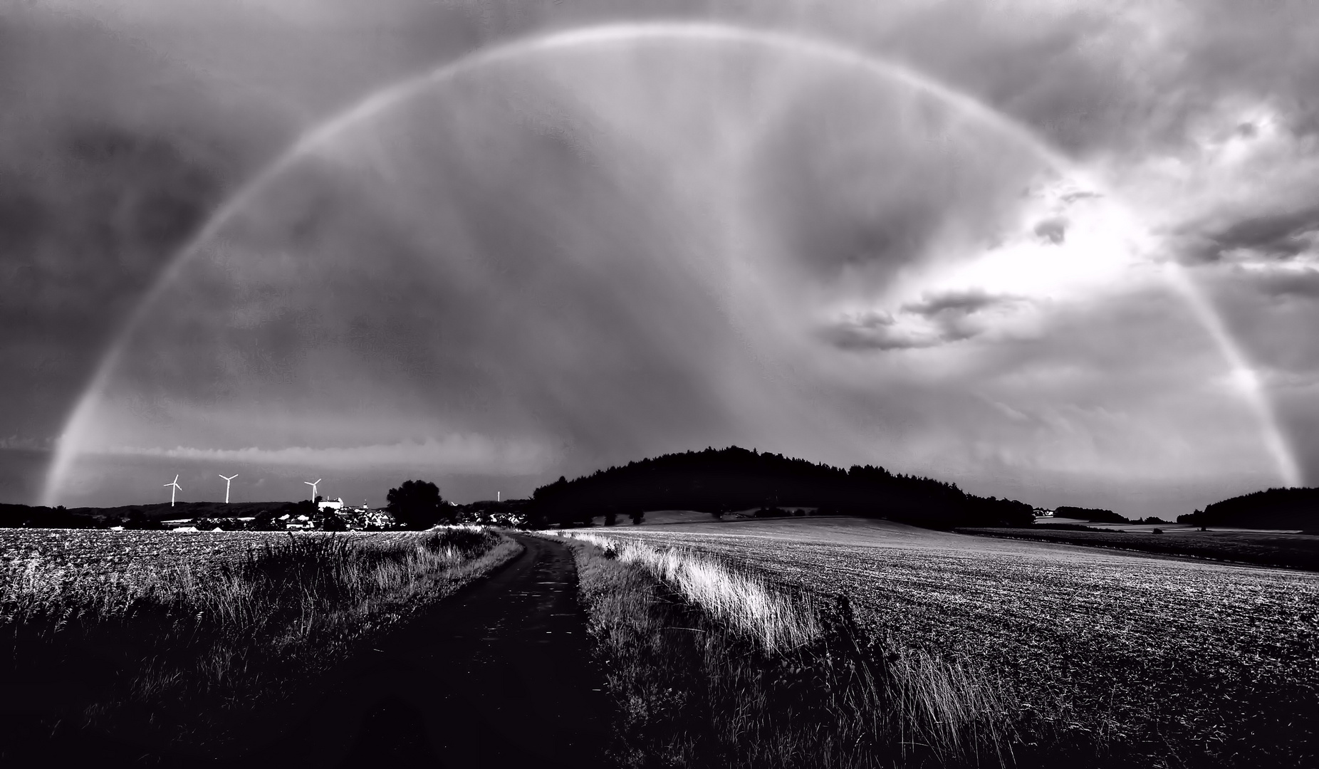 The black Rainbow Foto & Bild | regenbögen, wetter, fotos Bilder auf ...