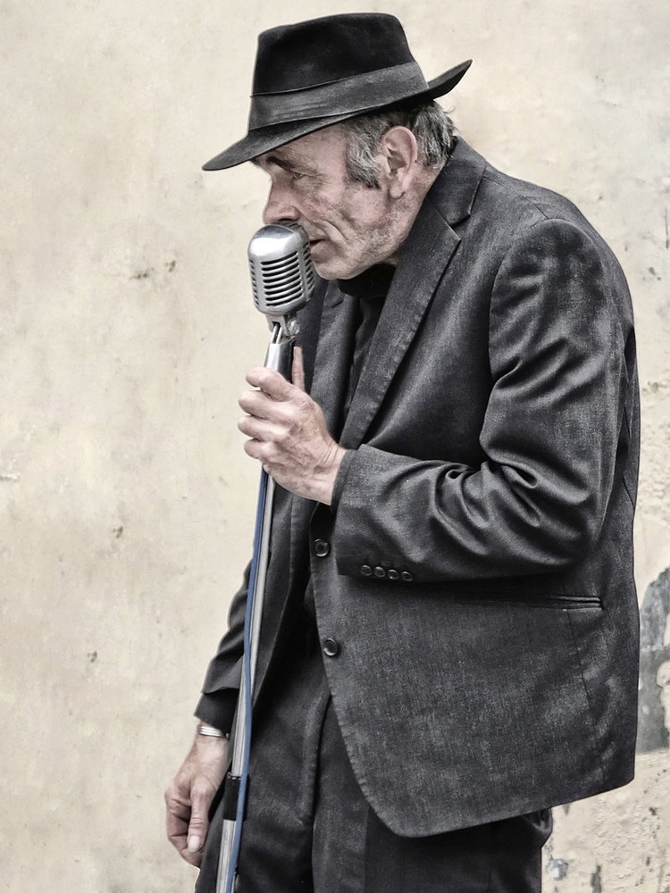 The Crooked Crooner Foto & Bild | portrait, menschen, street ...