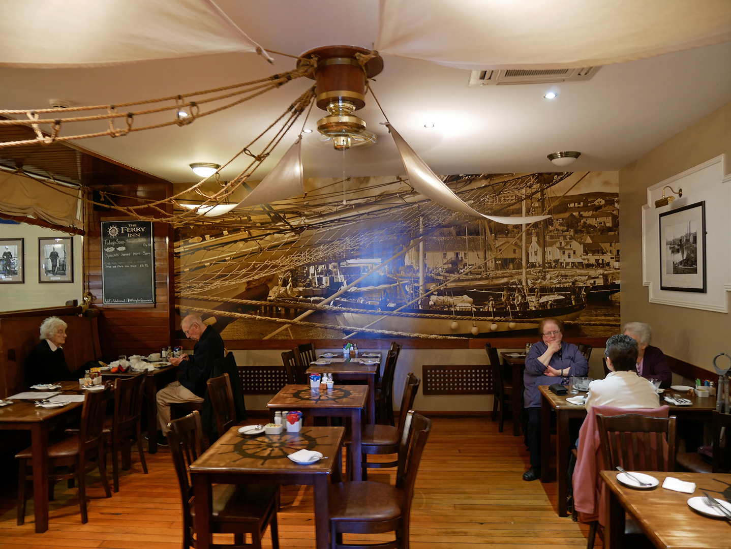 THE FERRY INN Foto & Bild | europe, united kingdom & ireland, scotland ...