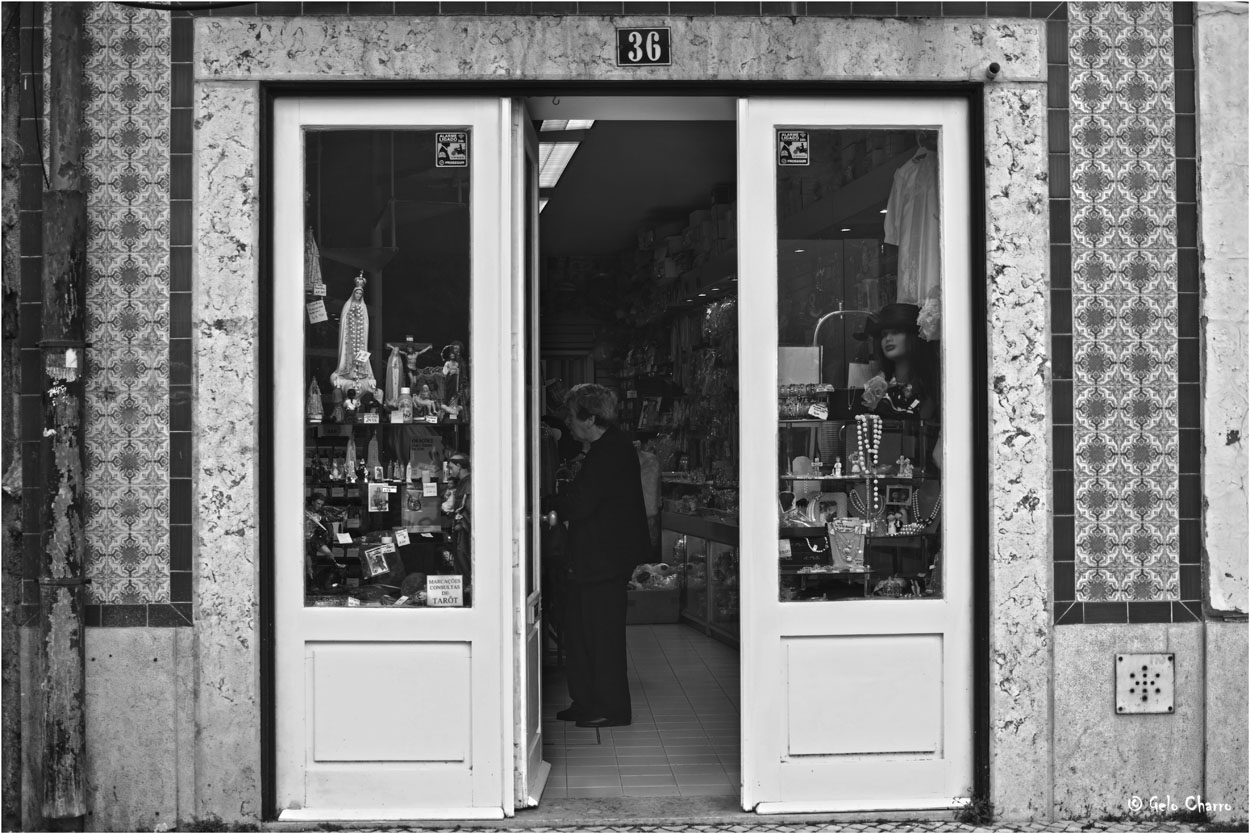 The holy shop Imagen & Foto | fotos, city, street Fotos de fotocommunity