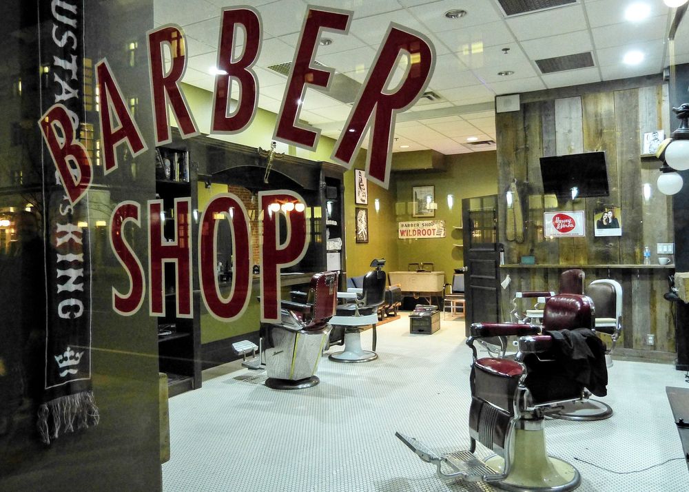 The Old Barber Shop Foto & Bild | street, fenster, shop Bilder auf ...