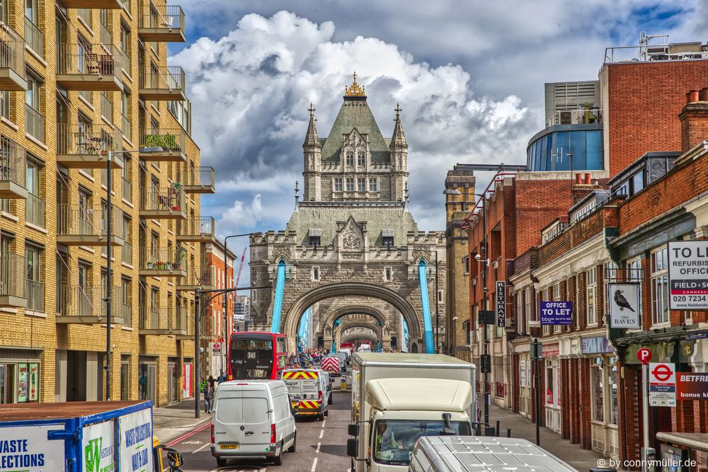 The Raven Foto & Bild | tower bridge road, 19088089 Bilder auf ...