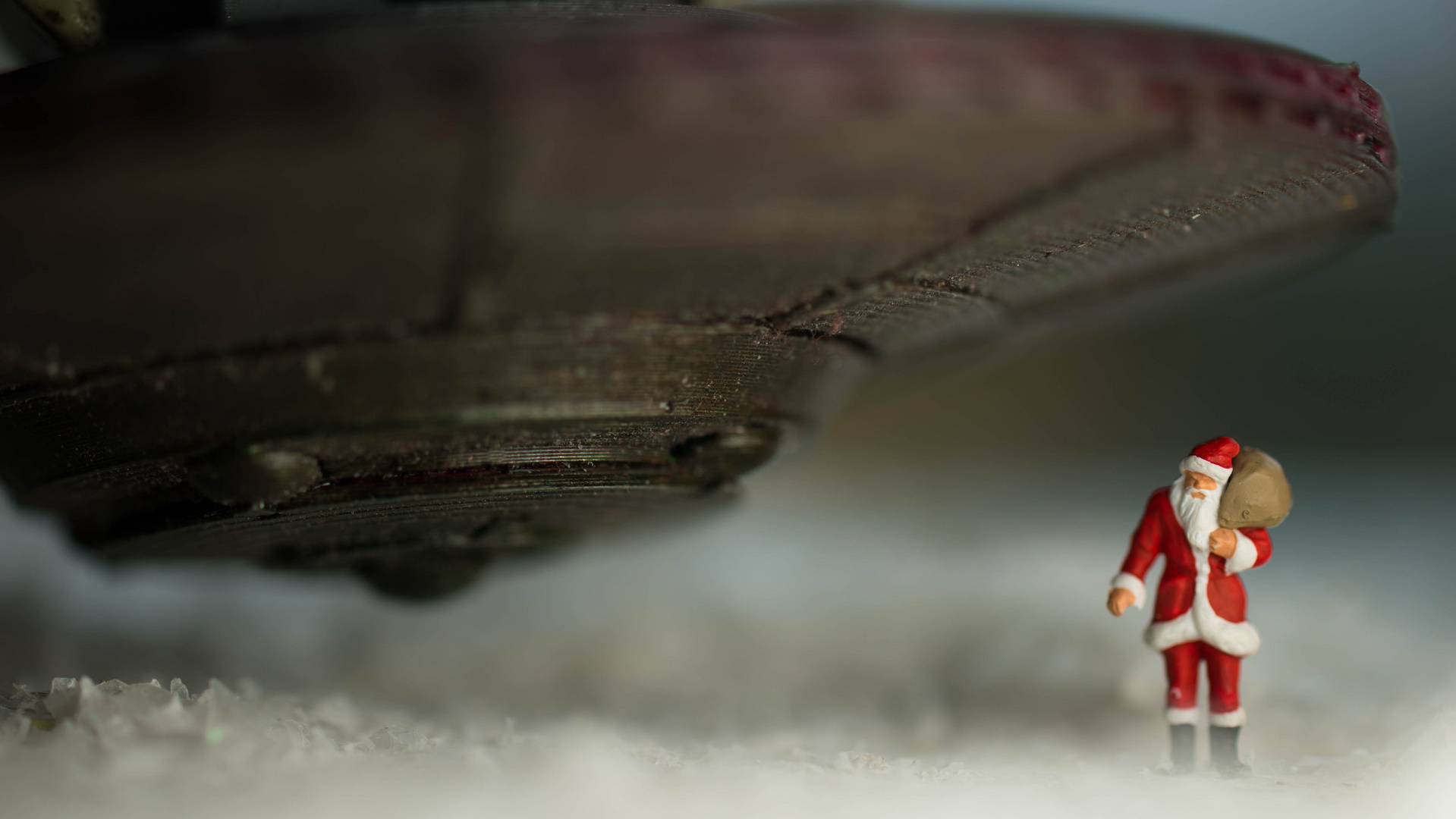 The Santa is landed Foto & Bild | stillleben, kunstfotografie & kultur ...